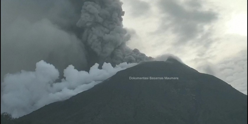 Indonesia Volcanoes Erupt Alert Levels Increased Myanmar